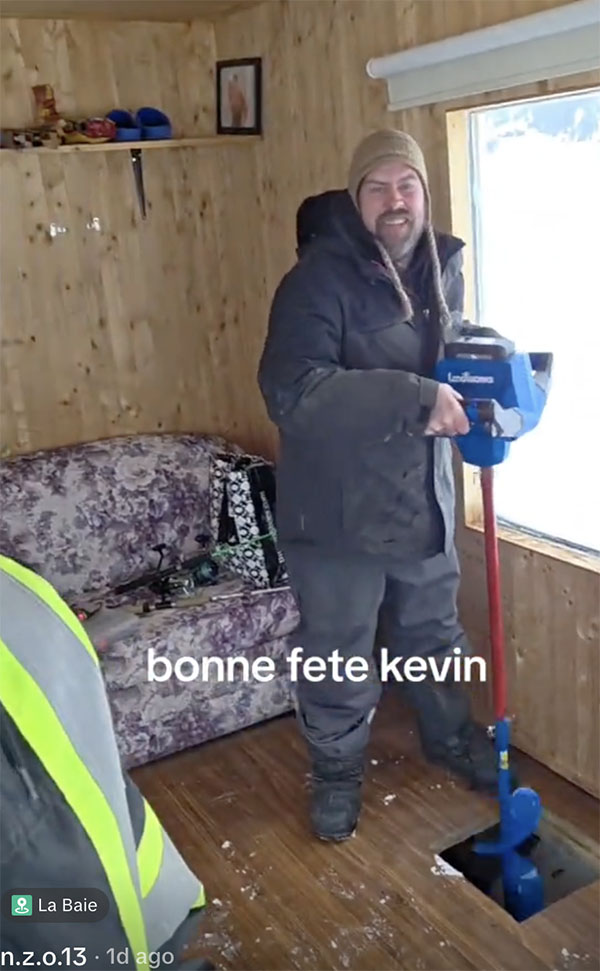 Le gars légendaire de "Bonne Fête Kevin" fait son grand retour au Québec
